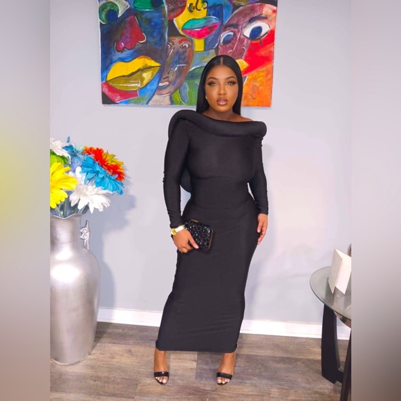 Dons & Dolls | Dresses | Navaeh 3d Maxi Dress | Poshmark